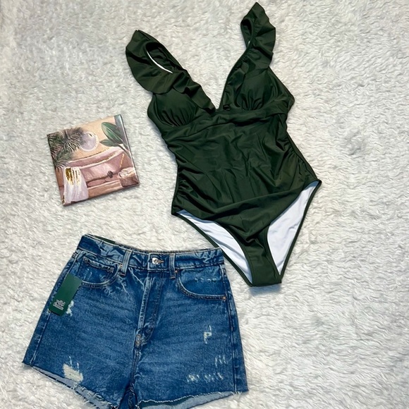 Cupshe | Swim | Nwt Womens Cupshe Ruffle Laceup Monokini Onepiece ...